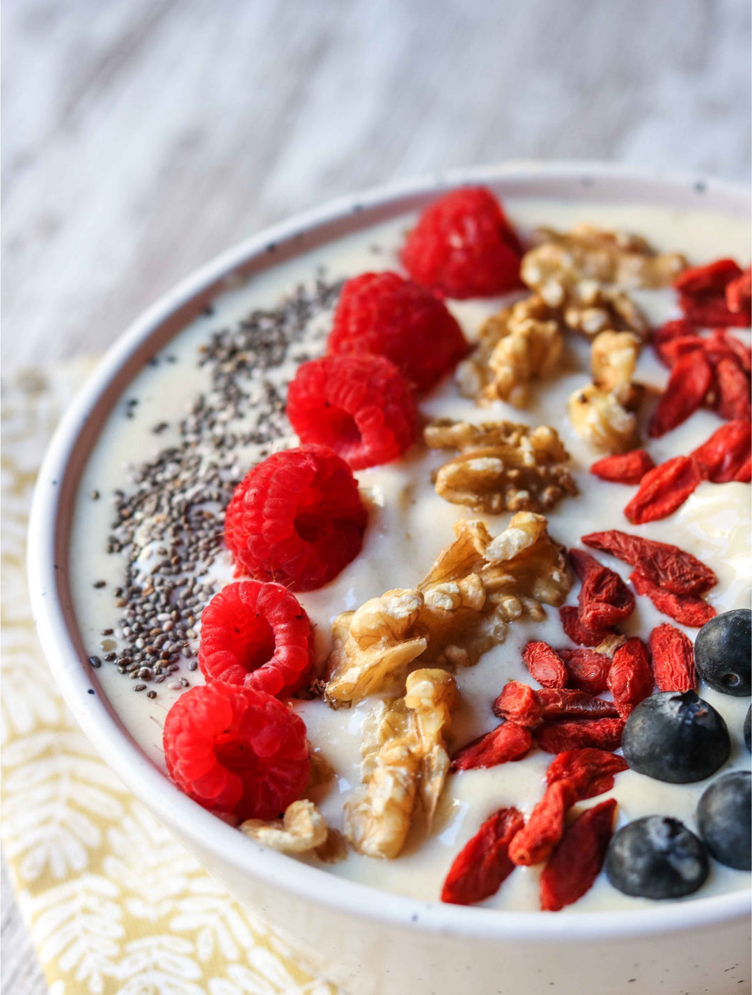 Summer Smoothie Protein Bowl – MaxWell Nutrition